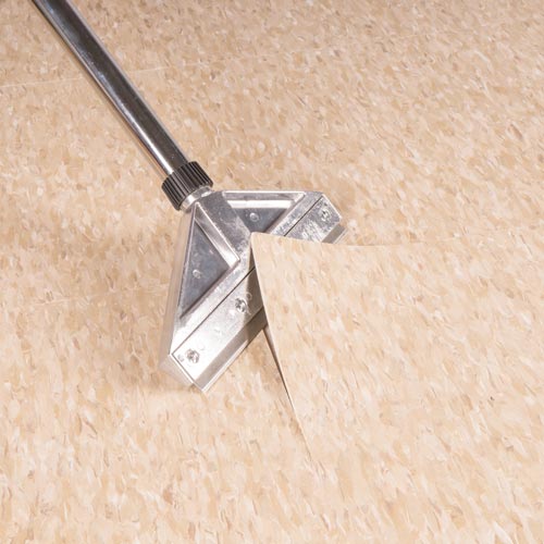 LONG HANDLED FLOOR SCRAPER | Interfloor